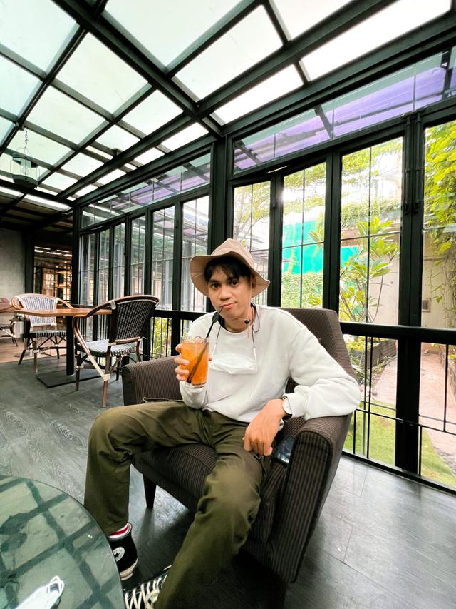 Selebgram Resky Maulana Bagikan Konten Video Berisi Ide Staycation ...