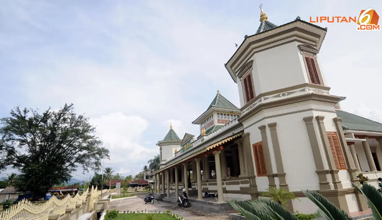 Gaya Neo Klasik Masjid Manonjaya Tasik - Foto Liputan6.com