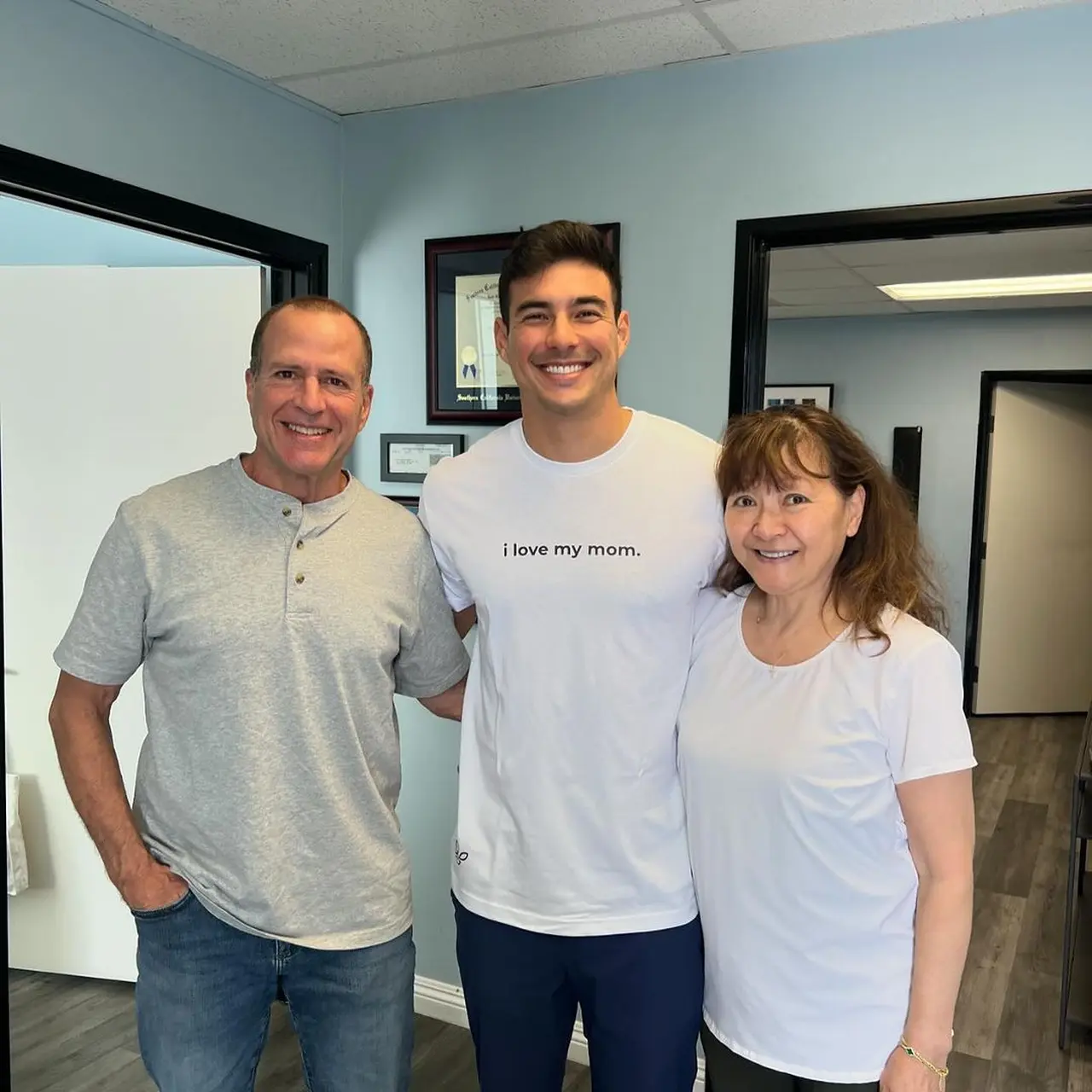 Mengenal Tyler Bigenho, Chiropractic Ganteng Keturunan Indonesia yang ...