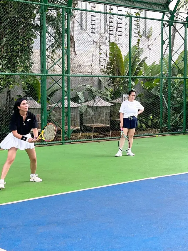 6 Potret Caca Tengker saat Main Tenis, Bak Atlet Profesional - Hot ...