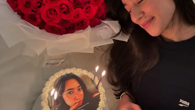 9 Potret Jefri Nichol Rayakan Ultah ke-26, Pamer Momen Bucin dengan Ameera Khan - Hot Liputan6.com