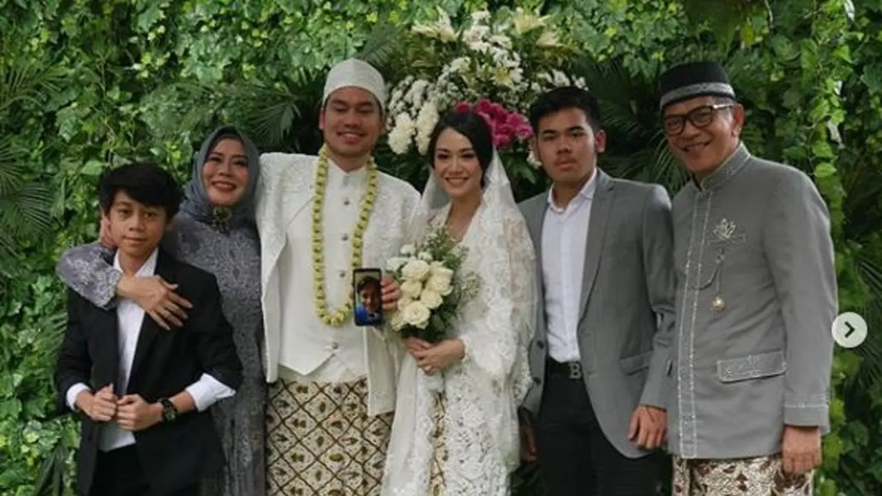 4 Anak Dewi Yull dan Ray Sahetapy, 2 di Antaranya Penyandang ...