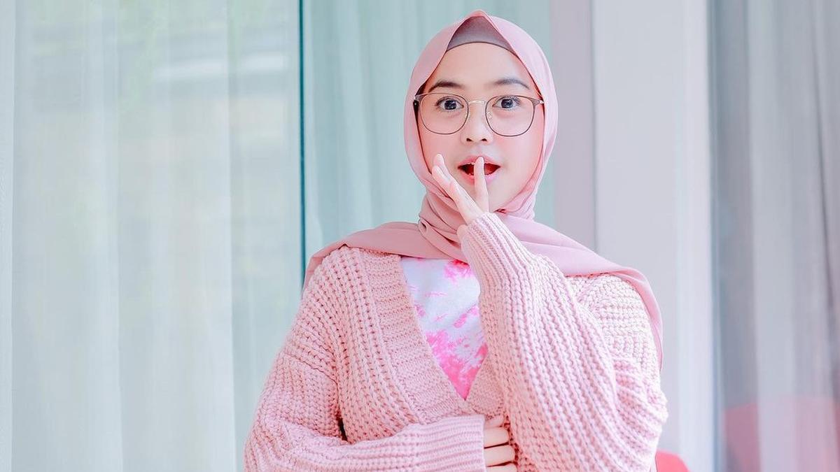 Sudah Lulus, Intip Perjuangan Ria Ricis 7 Tahun Menyelesaikan Kuliah S1 ...