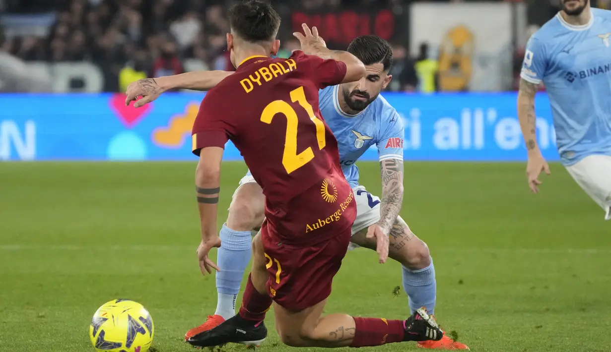 Drama Tiga Kartu Merah Hiasi Kemenangan Lazio Atas Roma - Foto Liputan6.com