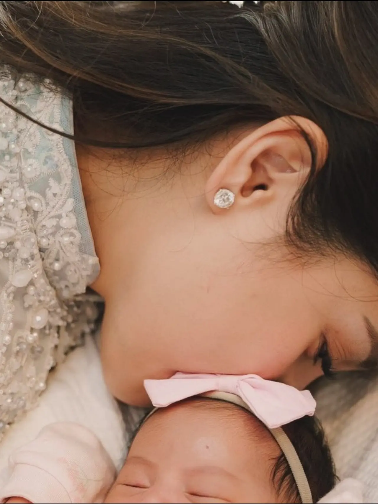 7 Potret Raffi Ahmad Adopsi Anak, Nagita Bahagia Punya Bayi Perempuan - Hot Liputan6.com