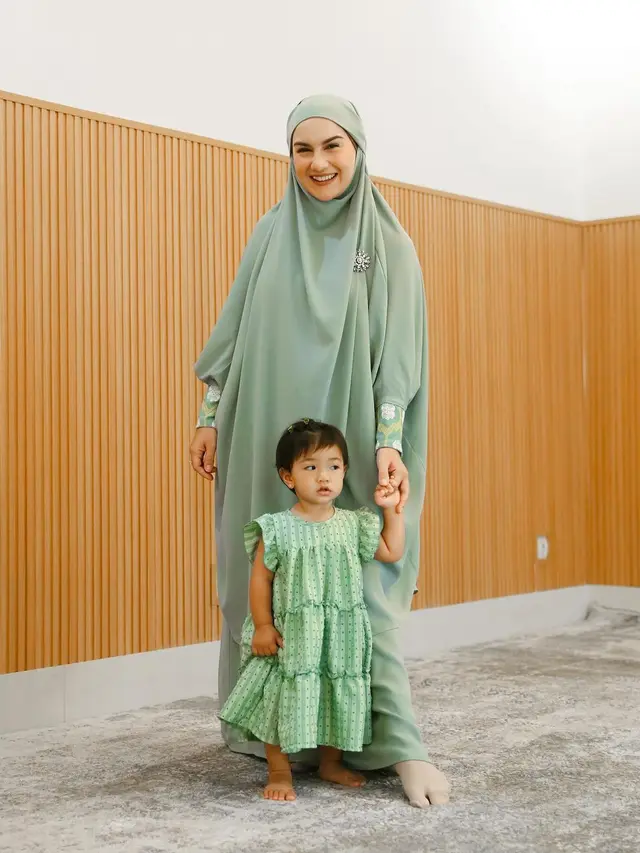 Berbagai Gaya Hijab Irish Bella yang Bisa Dijadikan Inspirasi ...