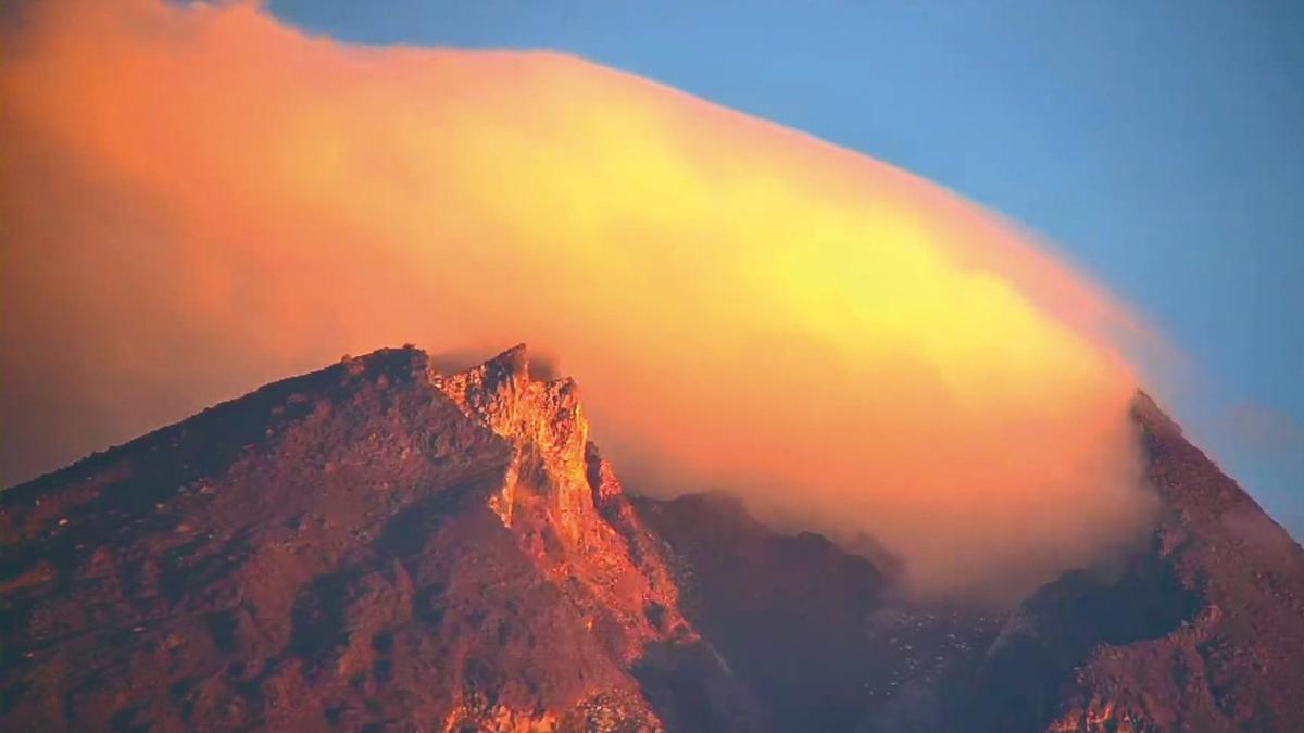 Kubah Gunung Merapi Bagian Barat Daya Berubah Bentuk, Panas Mencapai ...