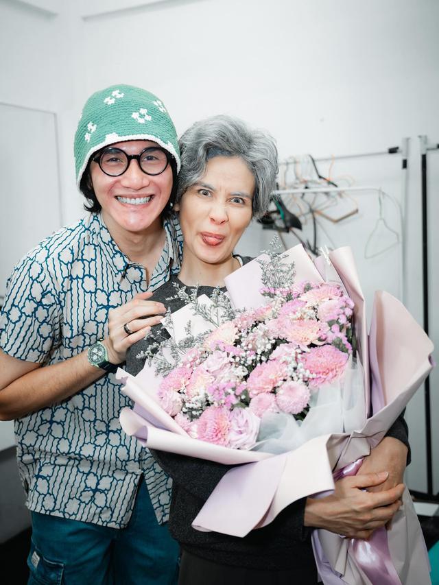 7 Potret Marsha Timothy Pentas Monolog, Bikin Panglin Pakai dengan ...