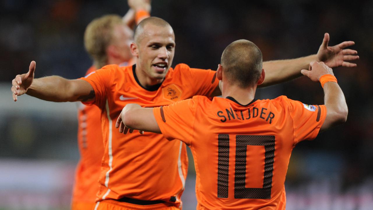 Mengenal Johnny Heitinga: Pelatih Baru Ajax Keturunan Maluku yang ...