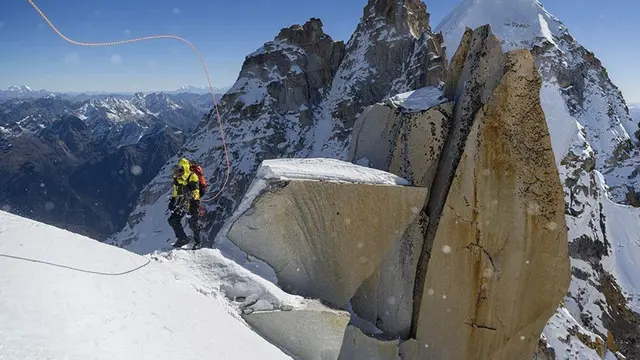 6 Fakta Menarik Gunung Hkakabo Razi di Myanmar, Puncak Tertinggi di ...
