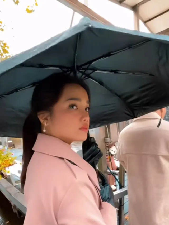 7 Potret Fuji An Tampil Manglingi Tanpa Poni, Bikin Salah Fokus - Hot ...