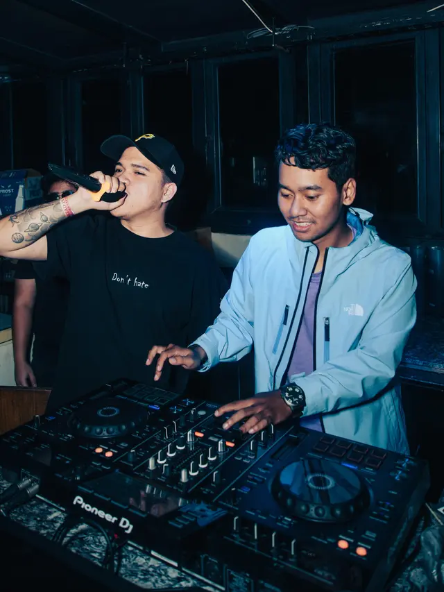 Penyanyi Vije Khant Punya Banyak Amunisi Hit di 2023, Dimulai Lagu Beda ...