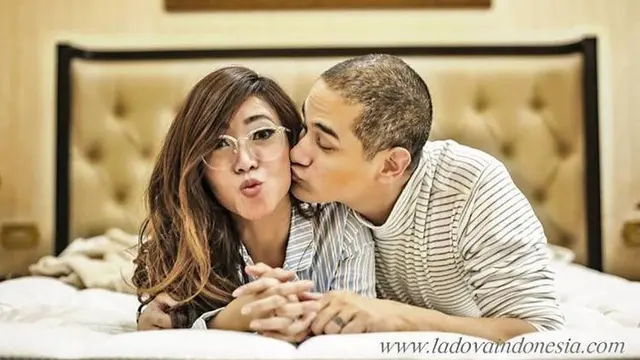 Okan Cornelius Gugat Cerai, Ini 6 Momen Mesra saat Bersama Mey Lee - Hot Liputan6.com