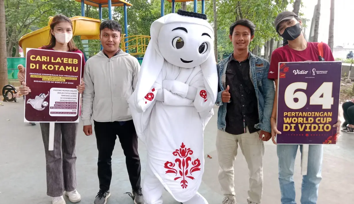 Maskot Piala Dunia 2022 La'eeb Sapa Warga Bekasi di Hutan Kota Patriot ...