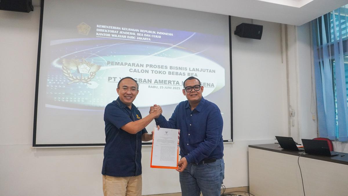 Toko Bebas Bea Resmi Beroperasi di Midplaza Jakarta