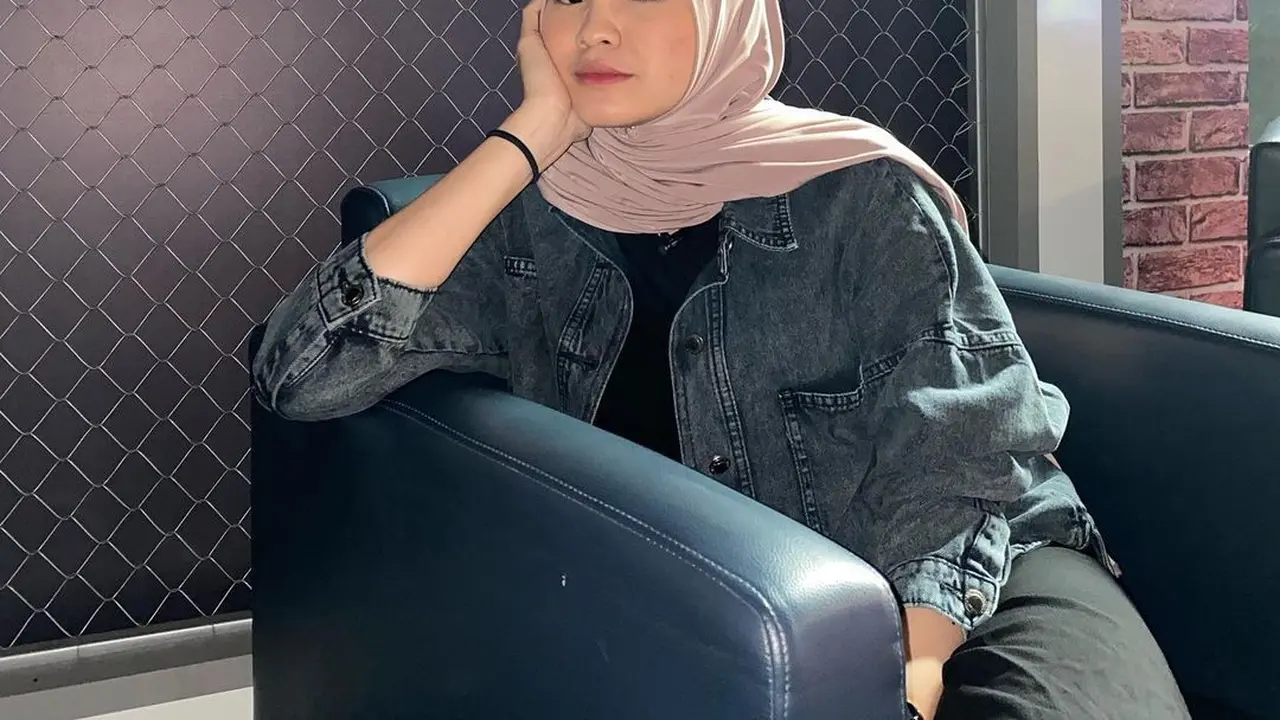 Lirik Lagu Menghargai Kata Rindu dari Salma Salsabil Juara Indonesia Idol 2023, Trending Nomor 6 ...