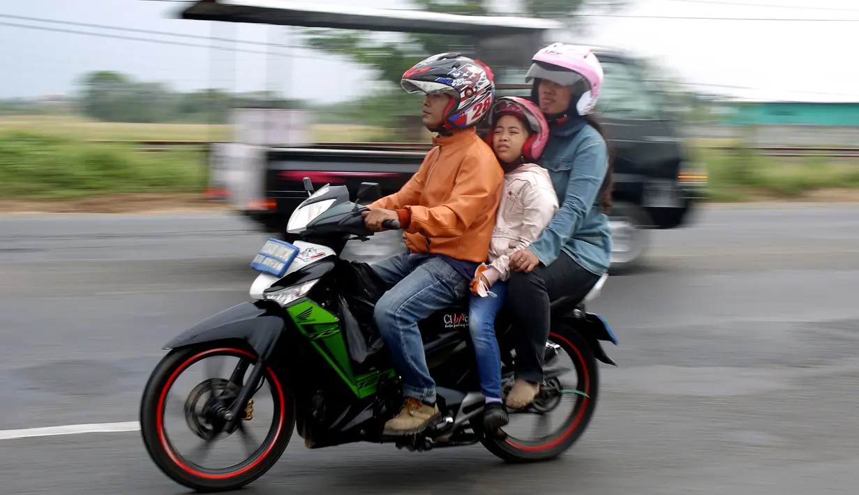 Suka Duka Mudik Naik Motor dan Bawa Anak - Foto Liputan6.com