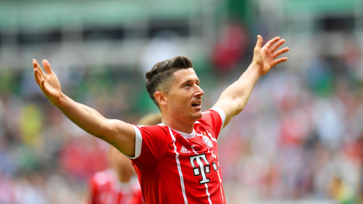Robert Lewandowski Punya Cara Unik Dapatkan Gelar Sarjana