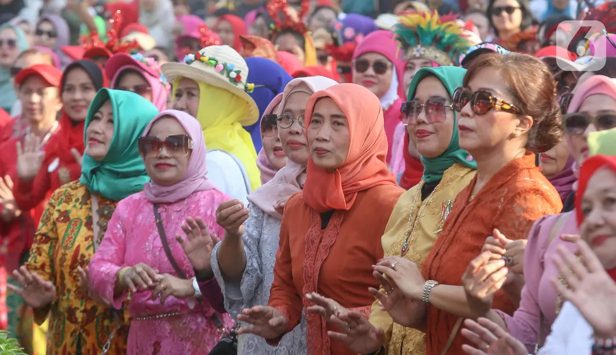Flashmob Berkebaya Semarakkan CFD Jakarta - Foto Liputan6.com