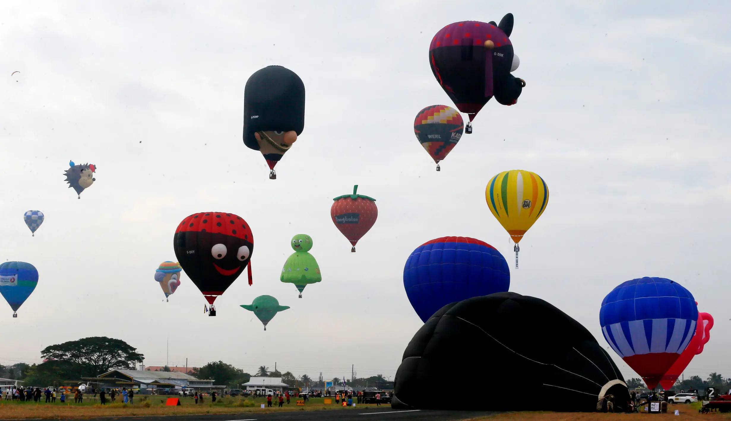 FOTO: Menikmati Warna-warni Balon Udara Raksasa di Langit Filipina ...