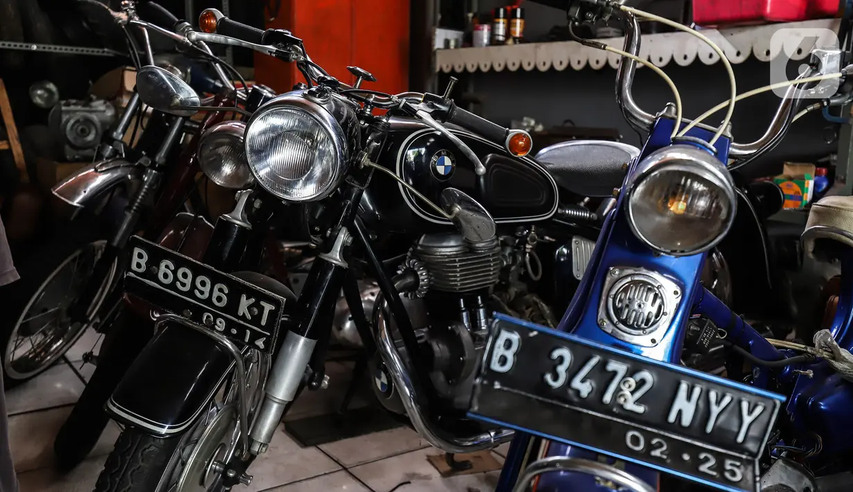 FOTO: Jasa Custom Motor Klasik Makin Diminati - Foto Liputan6.com
