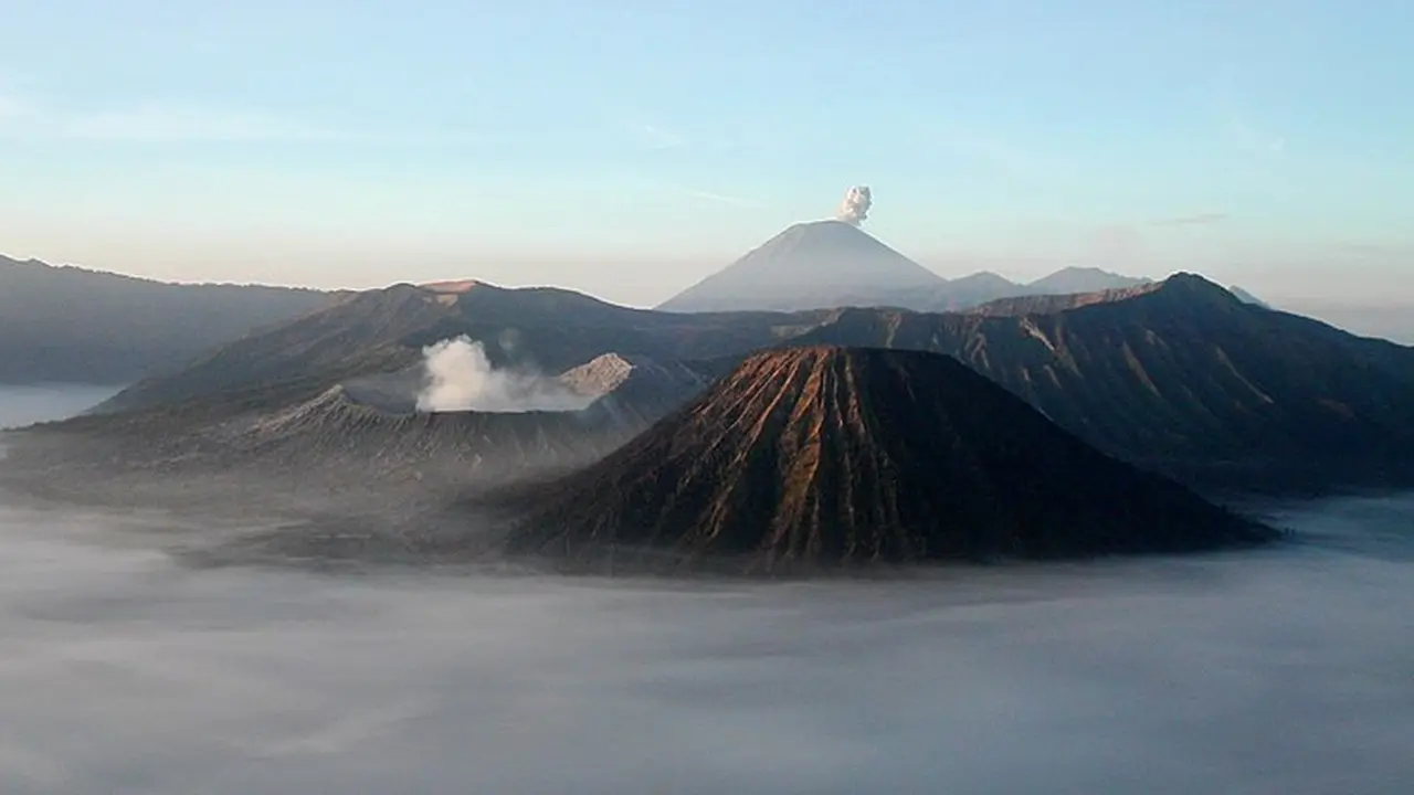 6 Fakta Menarik Gunung Bromo yang Namanya Diambil dari Dewa Umat Hindu