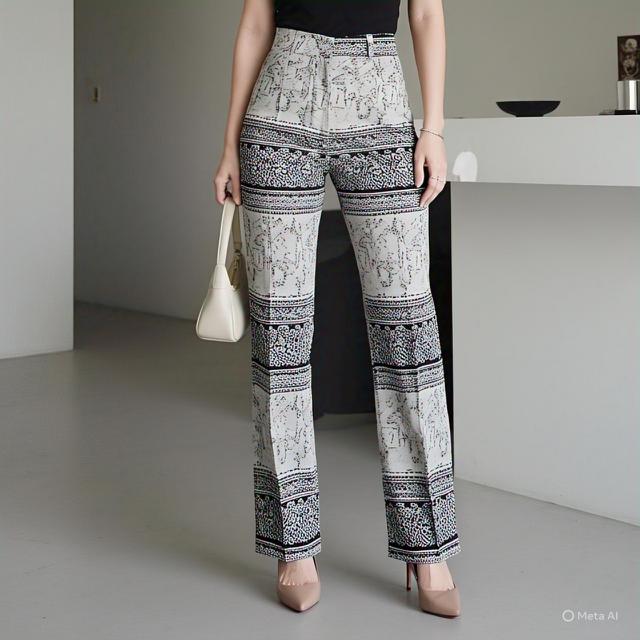5 Outfit Celana Cutbray Modis di 2025, Coba Mix and Match Ini - Hot ...