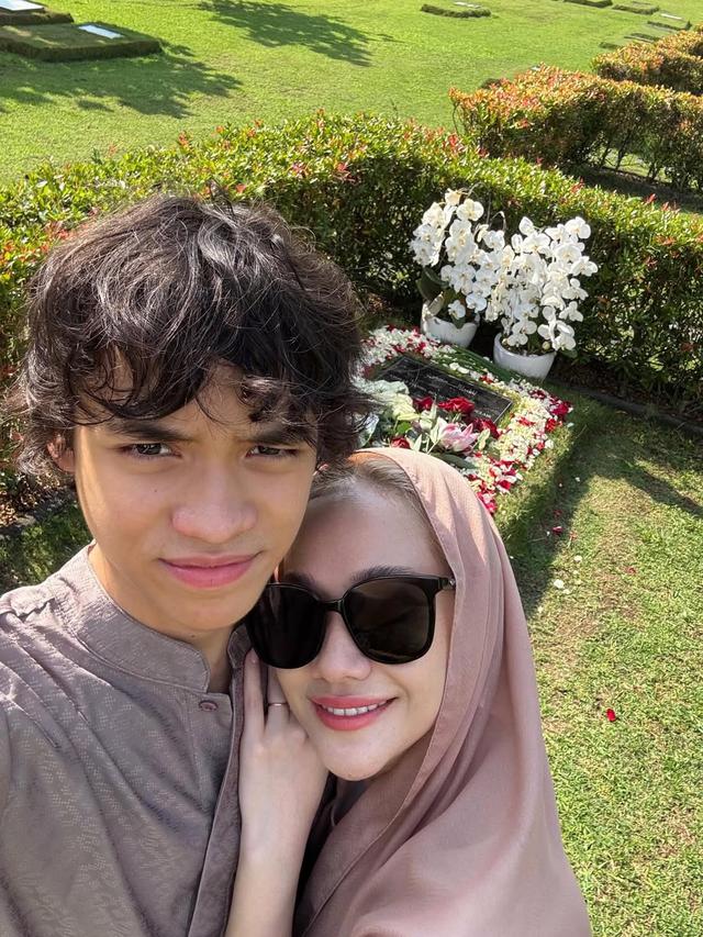 6 Potret Noah Sinclair Putra BCL Beranjak Dewasa, Pimpin Upacara hingga ...