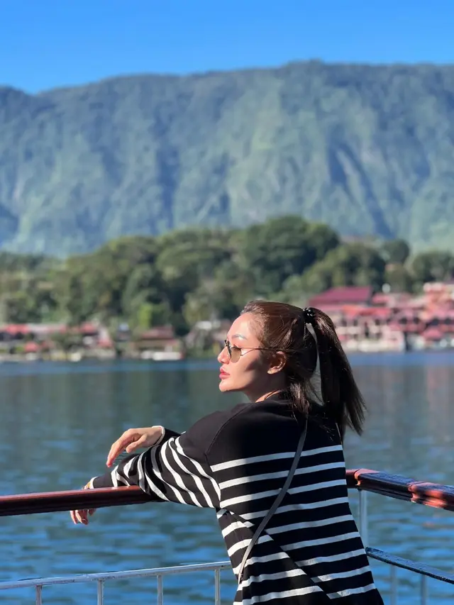 7 Potret Seru Siti Badriah dan Krisjiana Baharudin Liburan ke Samosir ...