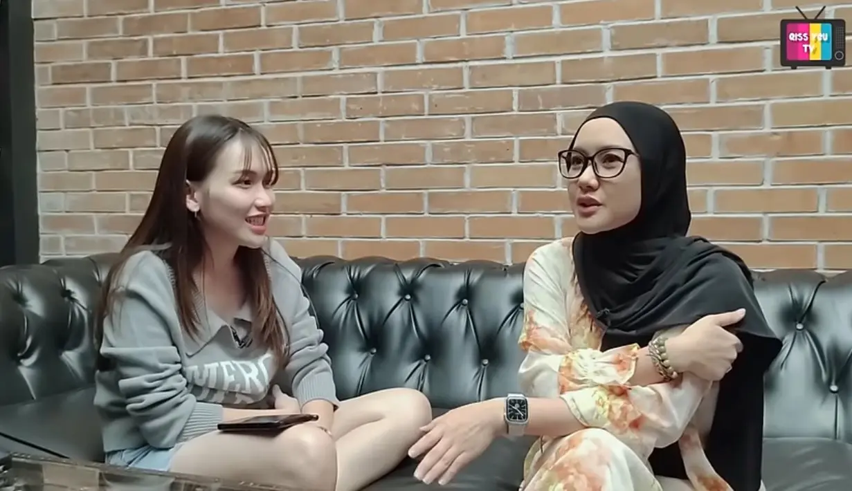 Cita Rahayu Ungkap Alasan Tak Undang Ayu Ting Ting Saat Nikah - Photo Fimela.com