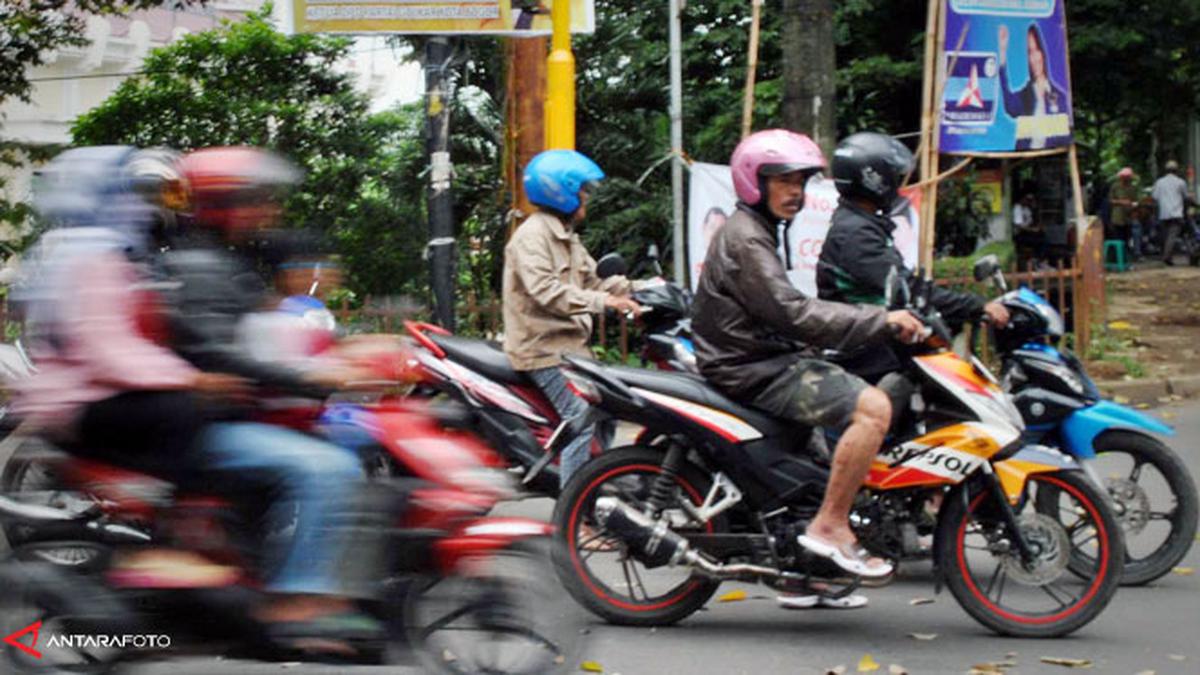 Sepeda Motor Picu Macet dan Kecelakaan, Apa Jawab Pabrikan? - Bisnis ...