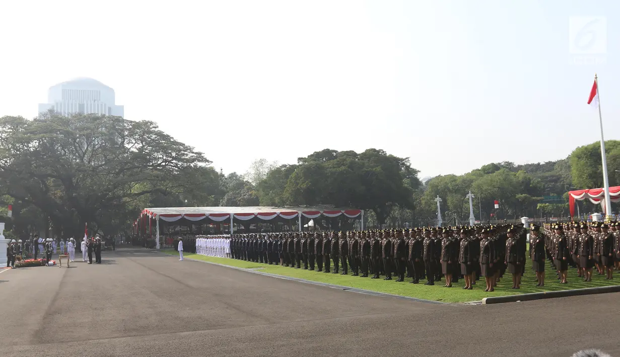 FOTO: Jokowi Lantik 781 Perwira TNI dan Polri - Foto Liputan6.com