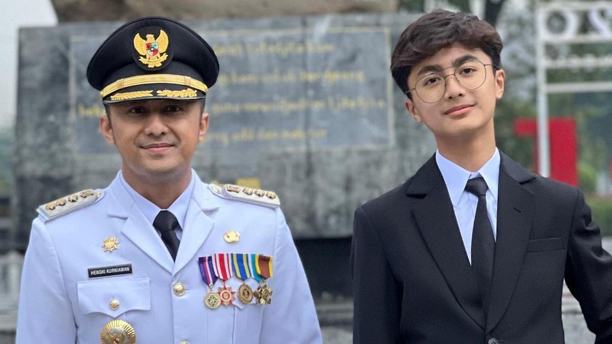 Potret Hengky Kurniawan Dilantik Jadi Bupati, Penampilan Putranya Curi ...