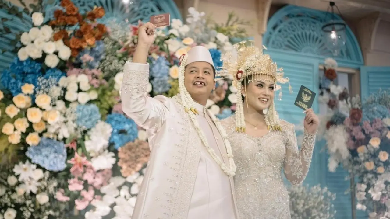 8 Potret Pernikahan Dustin Tiffani dan Ditha Rizky Amalia, Bernuansa Adat Betawi - Hot Liputan6.com