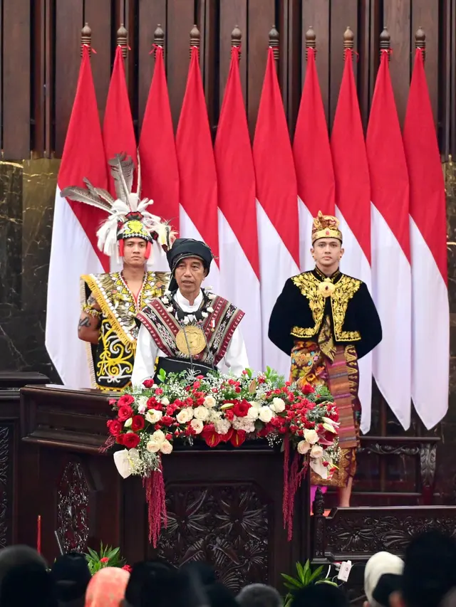 5 Potret Dua Ajudan Jokowi yang Tiap Tahun Bikin Salfok Netizen, Salah ...