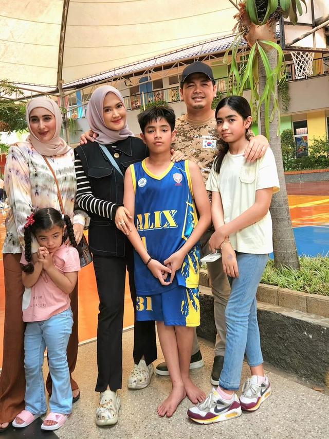 6 Potret Kedekatan Zio Anak Tommy Kurniawan dan Lisya Nurrahmi, Bak Ibu ...
