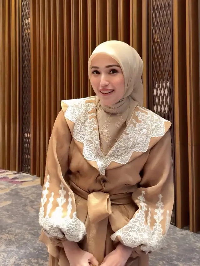 Adelia Pasha Istri Pasha Ungu Pamer 15 Koleksi Baju Lebaran 2024, dari ...