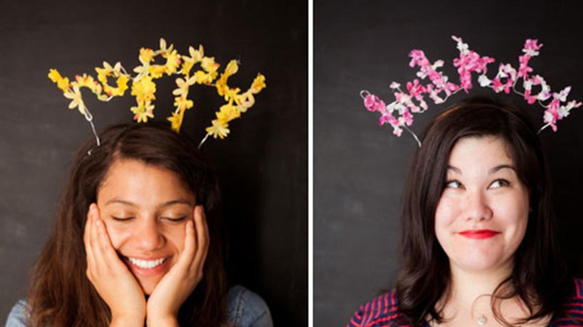 DIY Bando Kata-Kata Dengan Hiasan Bunga Untuk Perayaan - Beauty Fimela.com