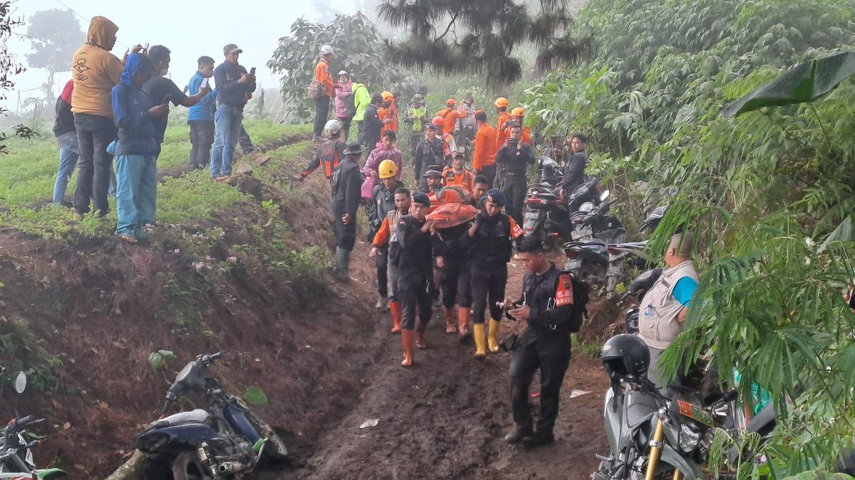7 Kisah Pilu Korban Erupsi Gunung Marapi, Mereka yang Berhasil Selamat ...