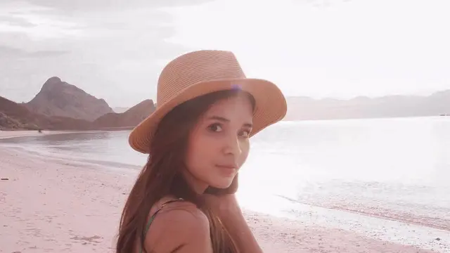 5 Potret Gita Virga Pemeran Ftv Suara Hati Istri Indosiar Yang Suka Travelling Entertainment
