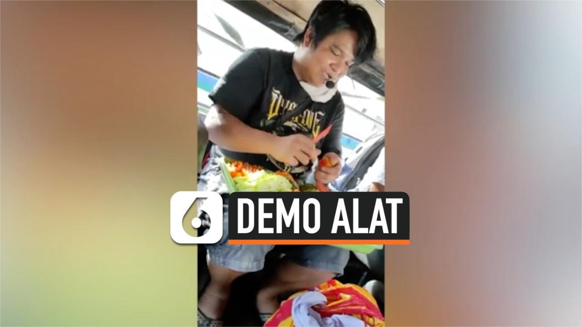 VIDEO: Aksi Pedagang Demo Alat Masak di Angkutan Umum - Citizen6 Liputan6.com