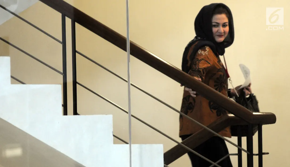 FOTO: Kasus E-KTP, Istri Setya Novanto Penuhi Panggilan KPK - Foto Liputan6.com