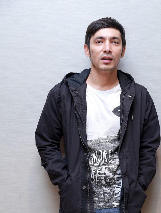 Abimana Aryasatya Menantang Maut dari Ketinggian - Photo Fimela.com