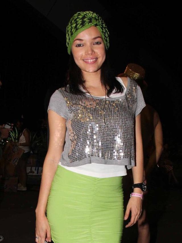 Dulu dan Kini: Gaya Dewi Sandra Sebelum Berhijab Hingga Mantap Menutup ...