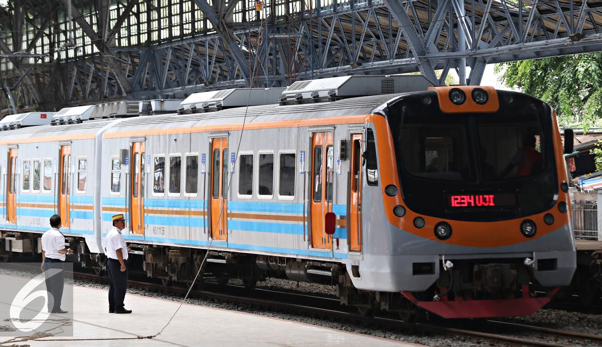 Stasiun Tanjung Priok Diuji Coba dengan Kereta Penumpang - Foto ...