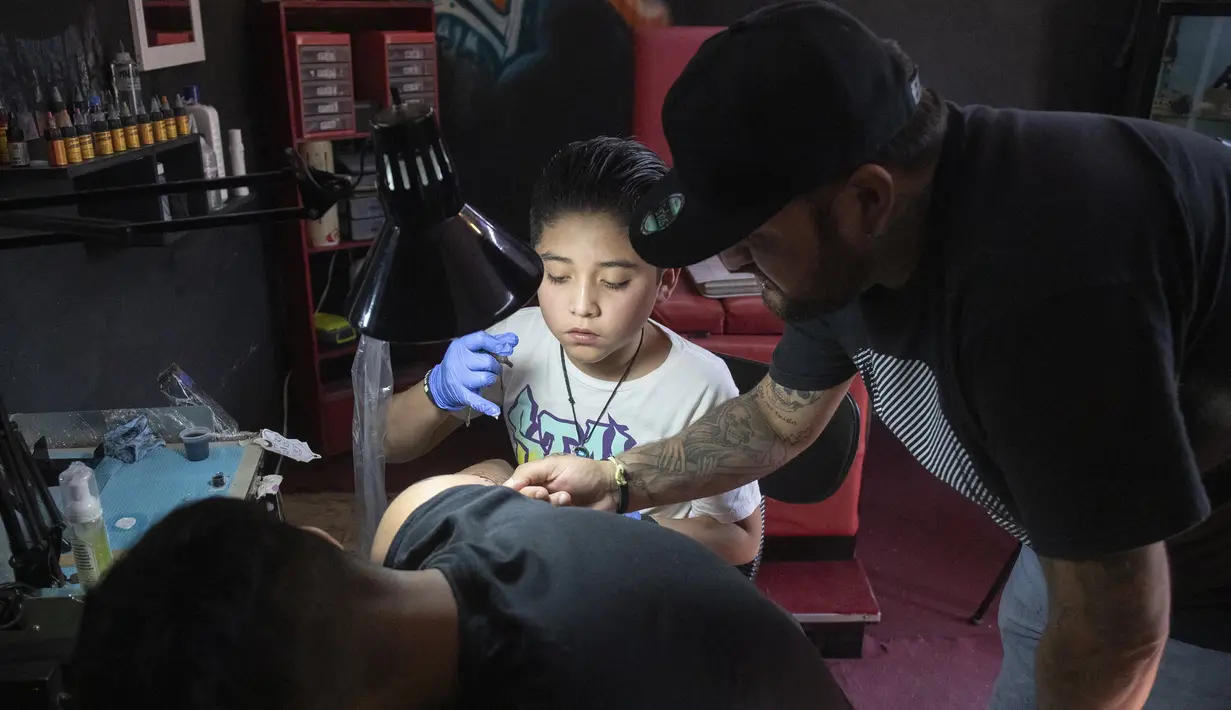 FOTO: Seniman Tato Berusia 11 Tahun Asal Meksiko - Foto Liputan6.com