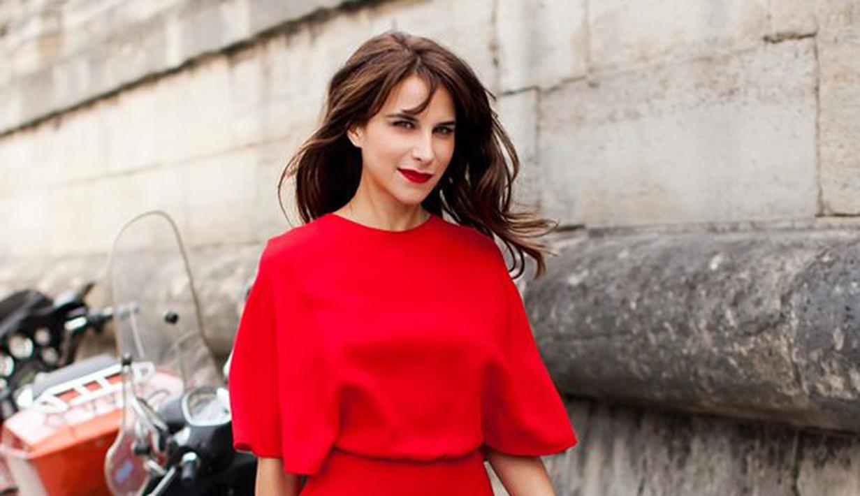 Tips Tampil Stunning Dengan OOTD Merah From Head to Toe - Photo Fimela.com