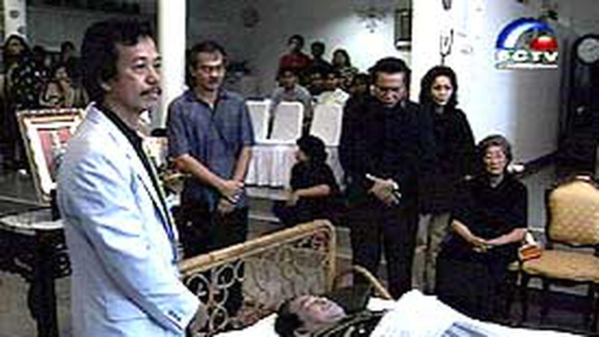 Arie J. Kumaat Wafat