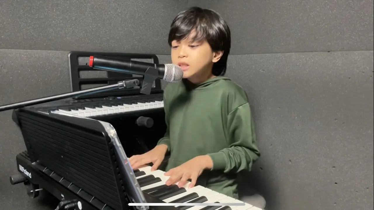 Mengenal Zeth Zidizavier, Musisi Cilik yang Jago Berbahasa Inggris ...