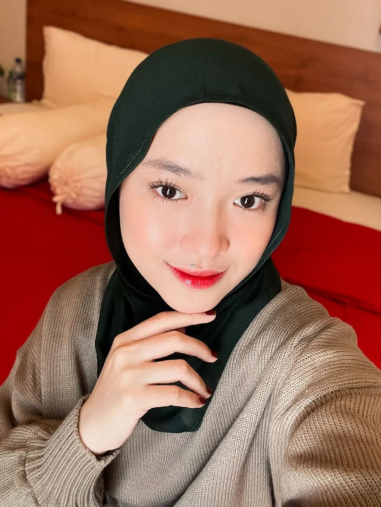 Mengenal Sosok Nissa Sabyan, Penyanyi Religi Sukses dan Menikah dengan Ayus - Hot Liputan6.com